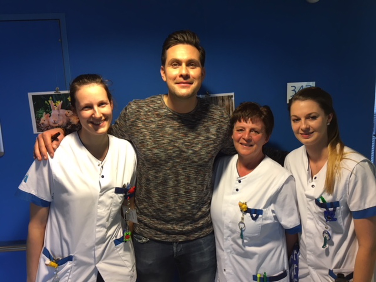 Jeremy Vandoorne (Xavier uit Rox) bezoekt kinderafdeling ― Sint ...